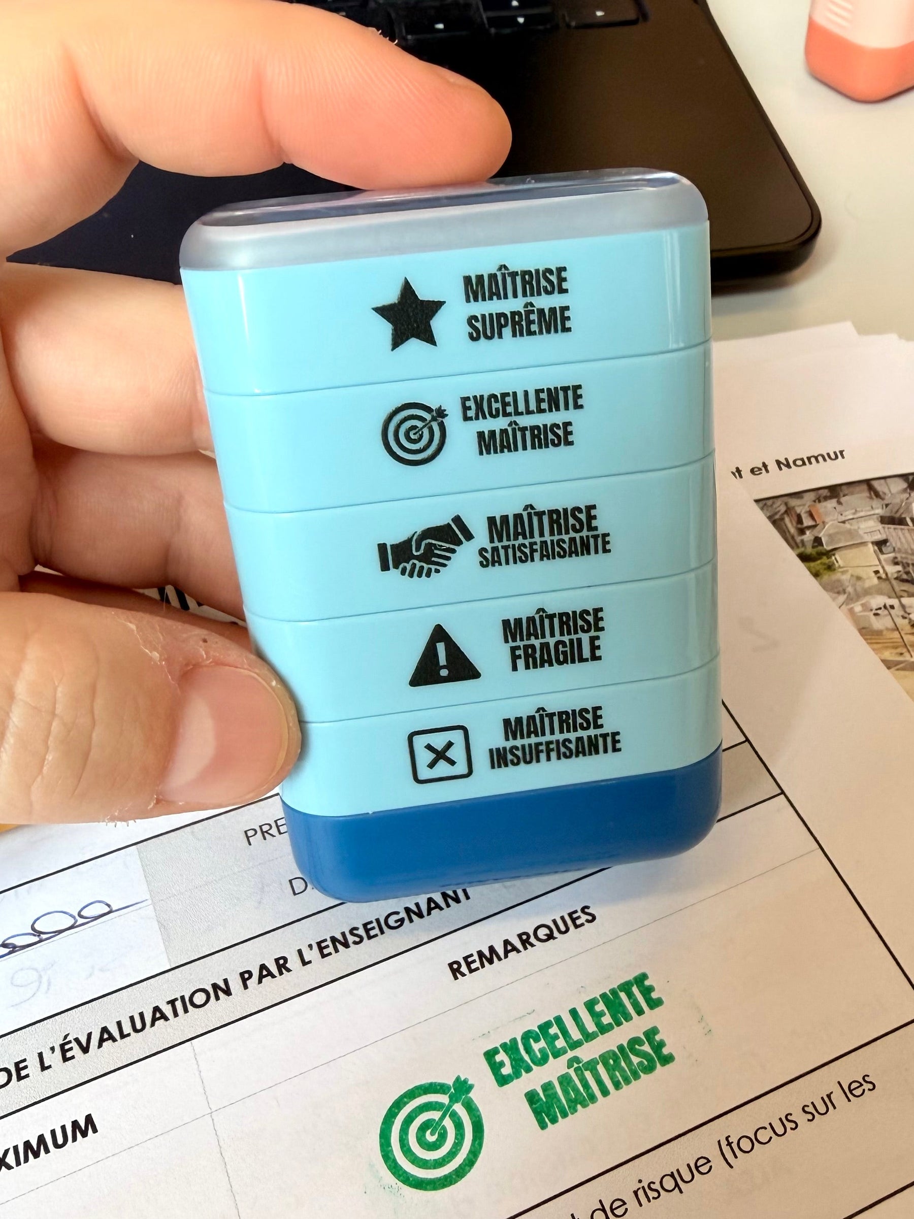 Tampon auto-encreur 5 en 1 - Maîtrise